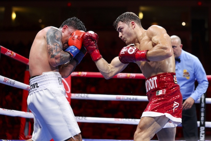Oscar Duarte Wins, Becomes First Fighter to Stop Joseph Diaz - Boxing News