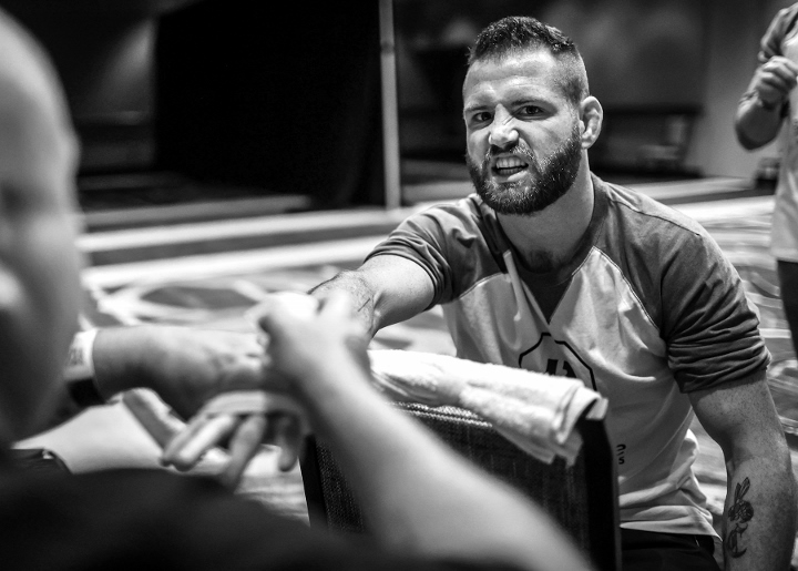 Clay Collard Edges Joilton Lutterbach In MMA Competition, Advances to ...